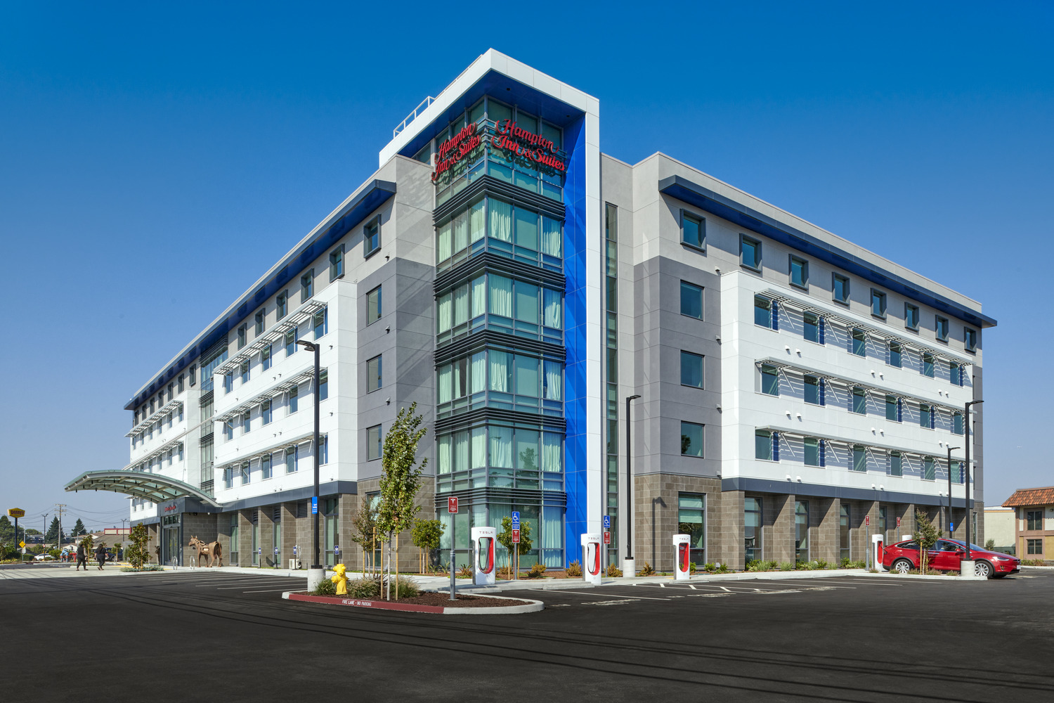 Hampton Inn & Suites - Form4